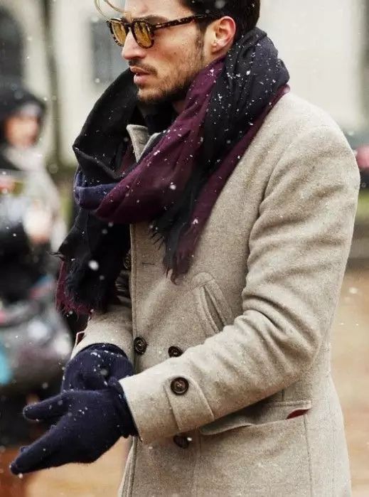 Various Beautiful Ways To Wear A Scarf In Winter - Aungcrown.com