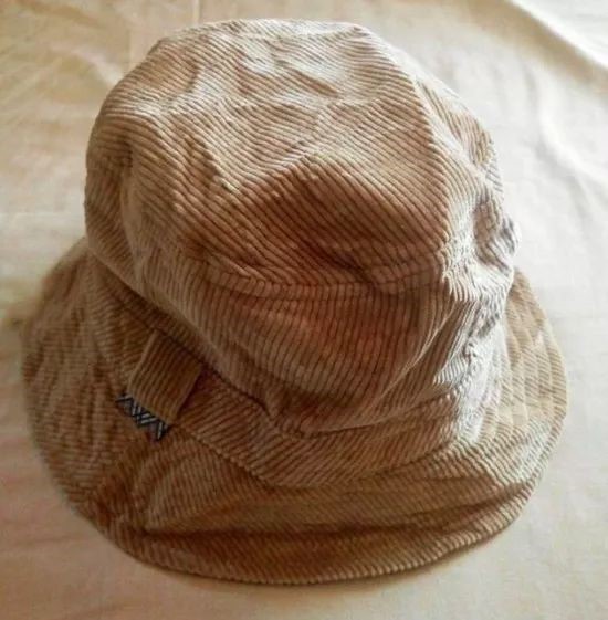 Bucket Hats: Choosing a Style to Flatter Your Face Shape - Aungcrown.com